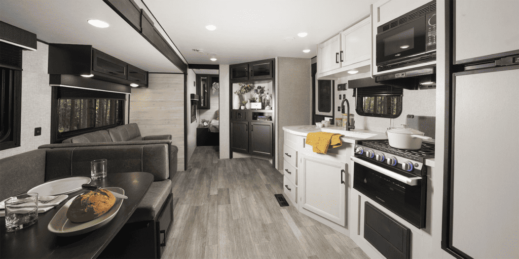 10 Largest and Longest Travel Trailers