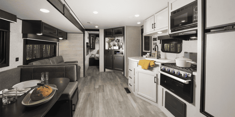 10 Largest and Longest Travel Trailers