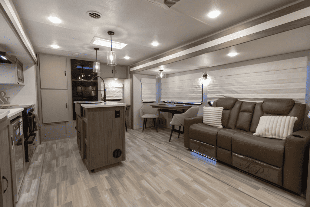 10 Largest and Longest Travel Trailers