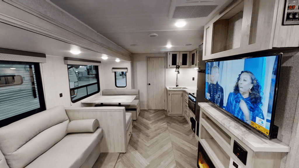 10 Largest and Longest Travel Trailers