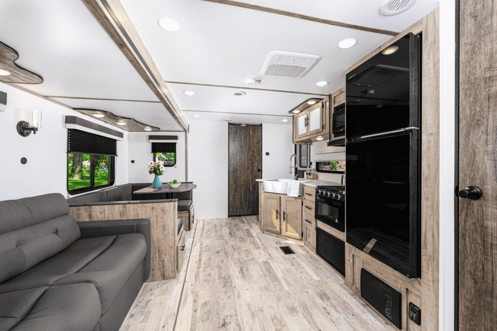 10 Largest and Longest Travel Trailers