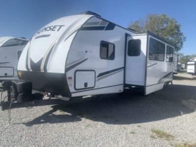 8 Best Travel Trailers That Sleep 8 People